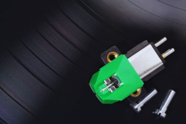 Spin it Right: Guide to change your record player needle