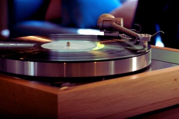 Understanding The Difference: Turntables vs. Record Players